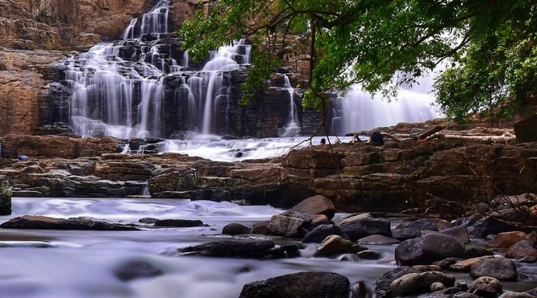 Pesona Air Terjun Parangloe: Keindahan Tersembunyi di Kabupaten Gowa - Kabar Gowa